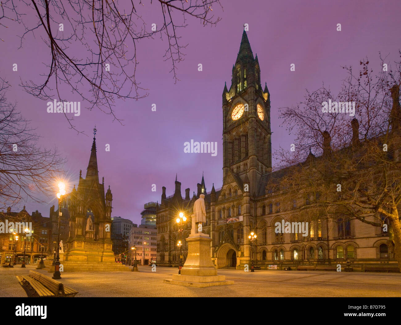 Uk england manchester albert square hi-res stock photography and images ...