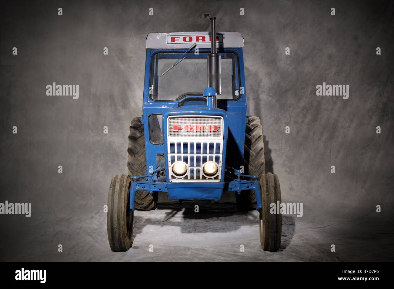 Ford 3000 tractor hi-res stock photography and images - Alamy