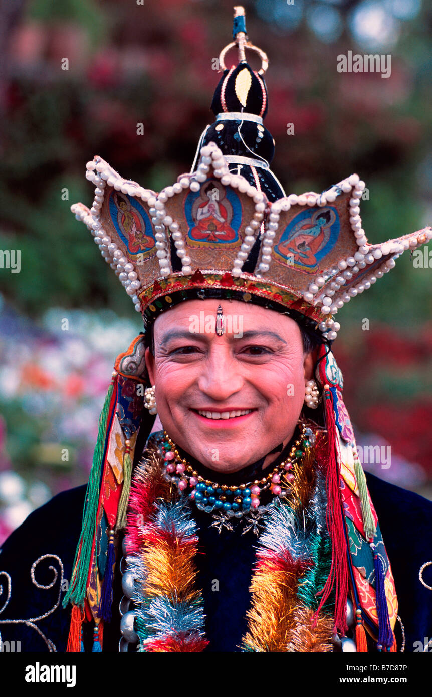 Nepal dancers hi-res stock photography and images - Alamy