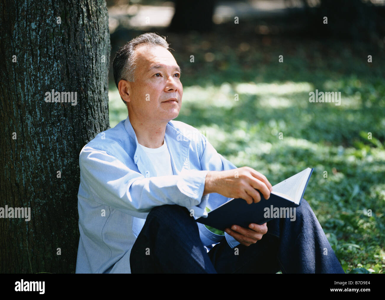 Elderly japanese learning hi-res stock photography and images - Alamy