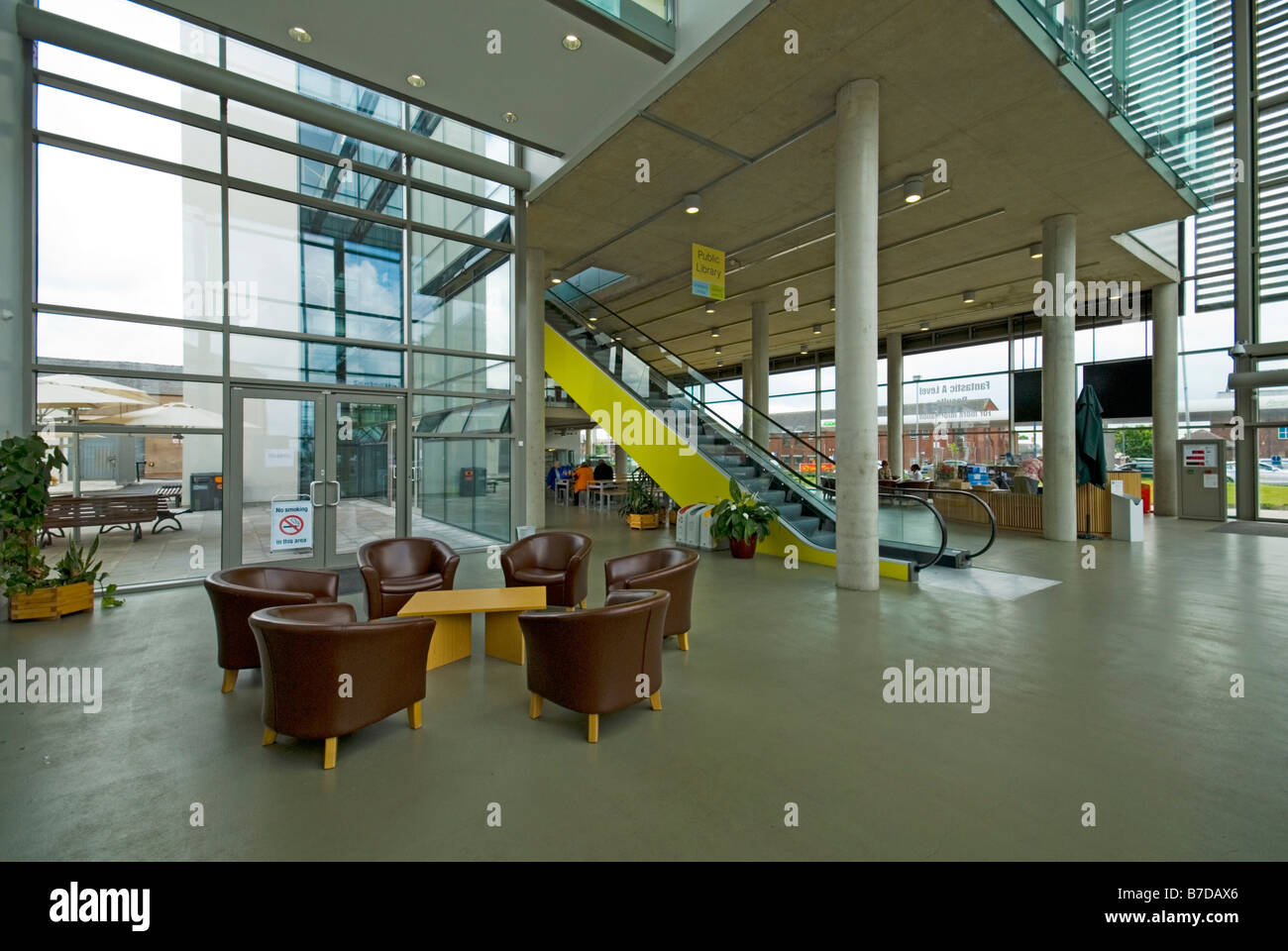 North manchester sixth form college hi-res stock photography and images ...