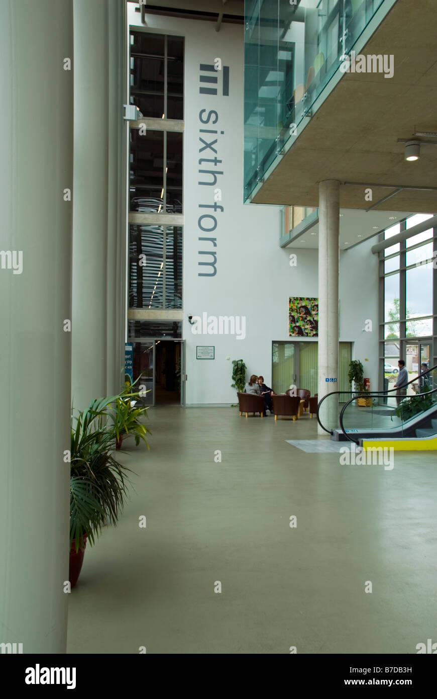 Sixth form hi-res stock photography and images - Alamy