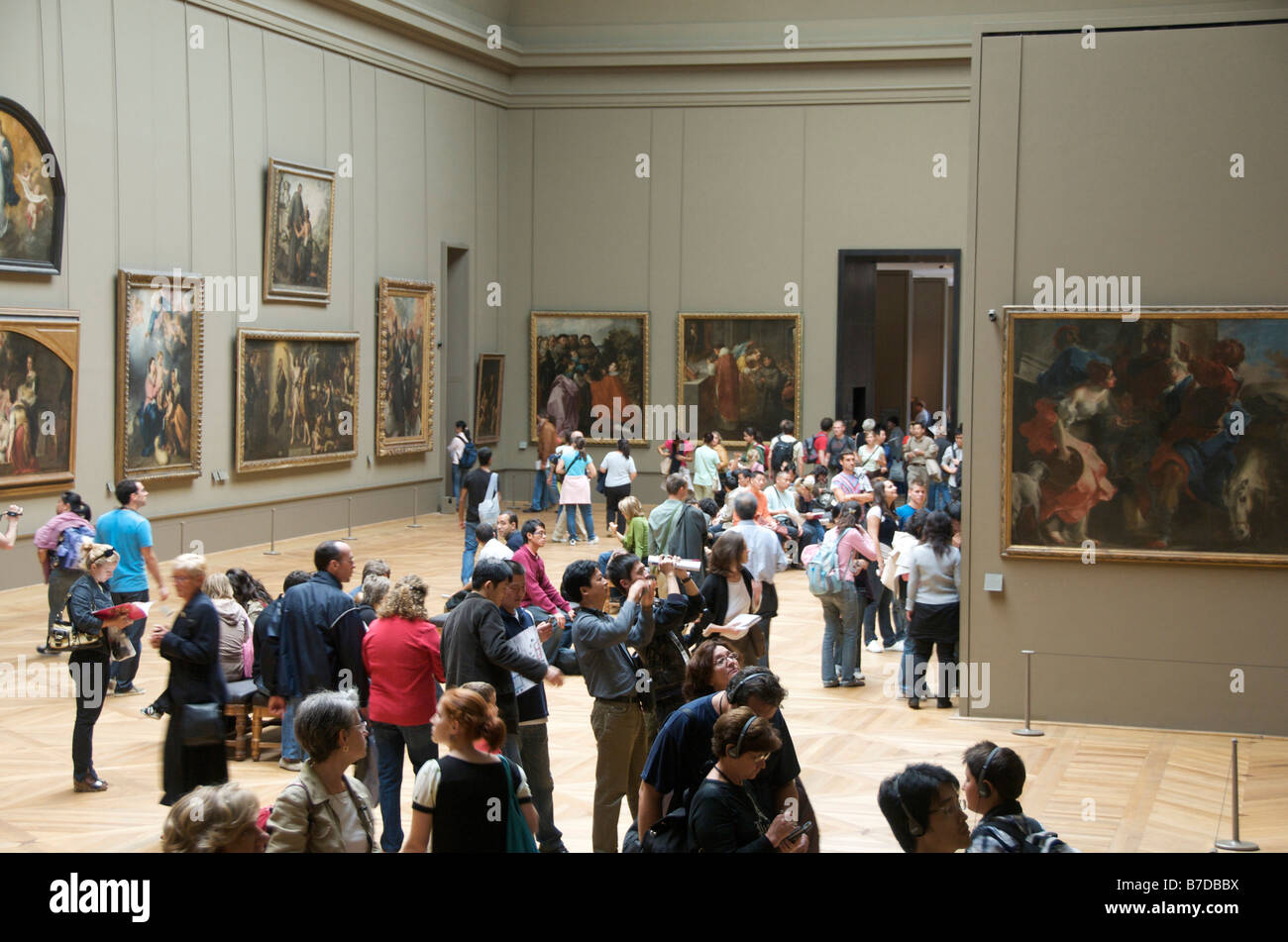 Louvre gallery hi-res stock photography and images - Alamy