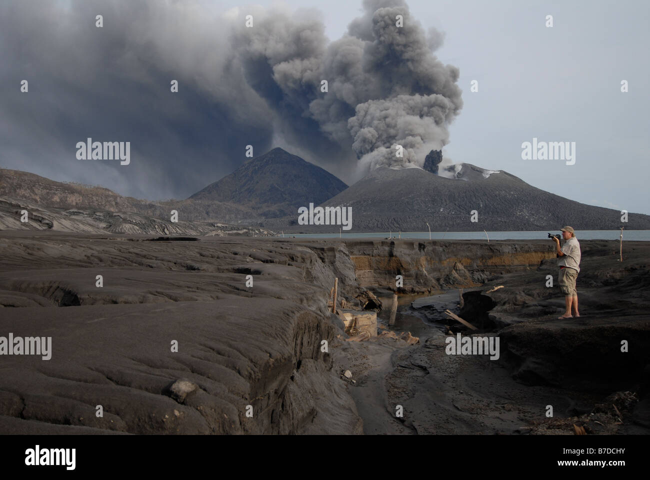 Rabaul tavurvur vulcano rabaul hi-res stock photography and images - Alamy