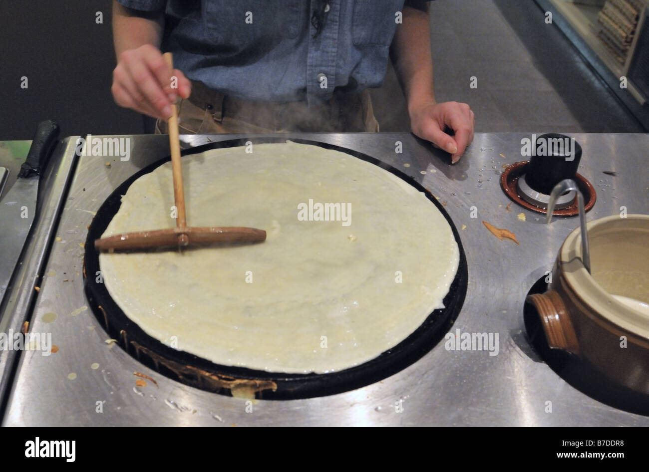 Making French crepe sequence 3 of 4 Stock Photo - Alamy