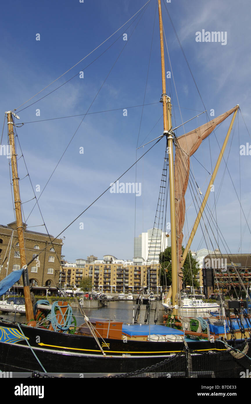 Mast of schooner in Sain Katharine Dock London England Stock Photo - Alamy