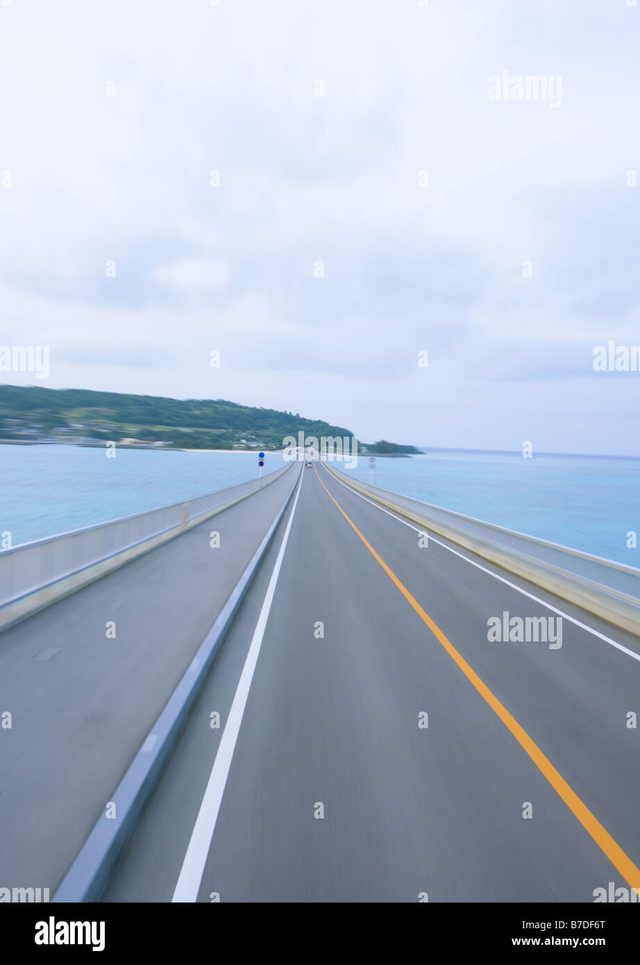 Vertical shot road yellow hi-res stock photography and images - Alamy