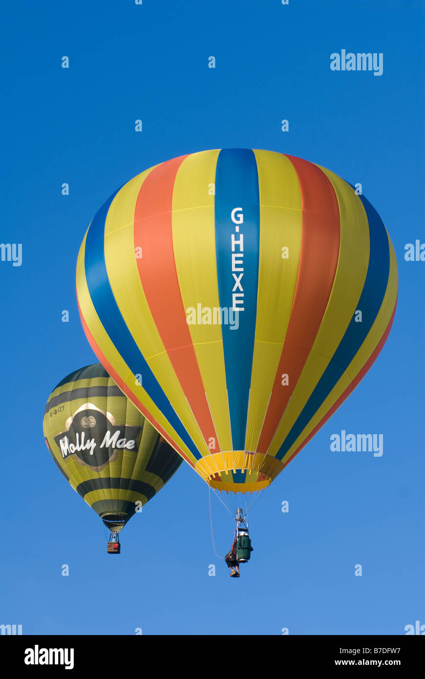 Pilot in a cloudhopper balloon and an oir 17A hot air balloon fling in ...