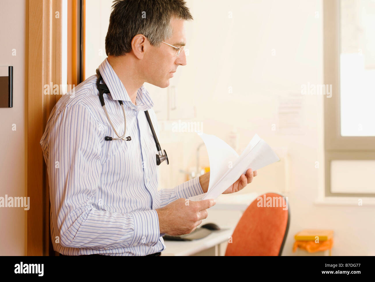 Adult medic papers hi-res stock photography and images - Alamy