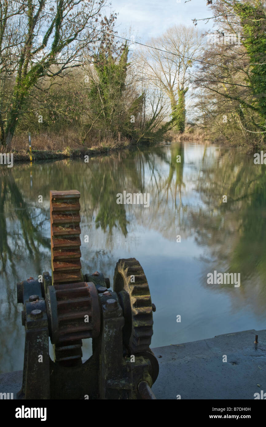 River Kennet at Padworth Mill near reading Berkshire Uk with sluice ...