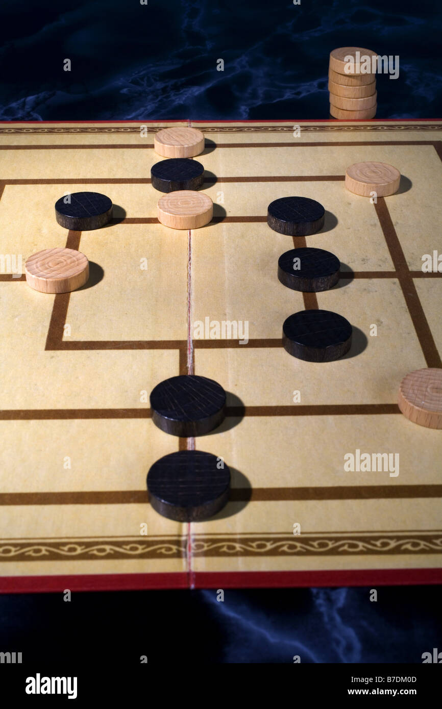 Nine mens morris game board hi-res stock photography and images - Alamy