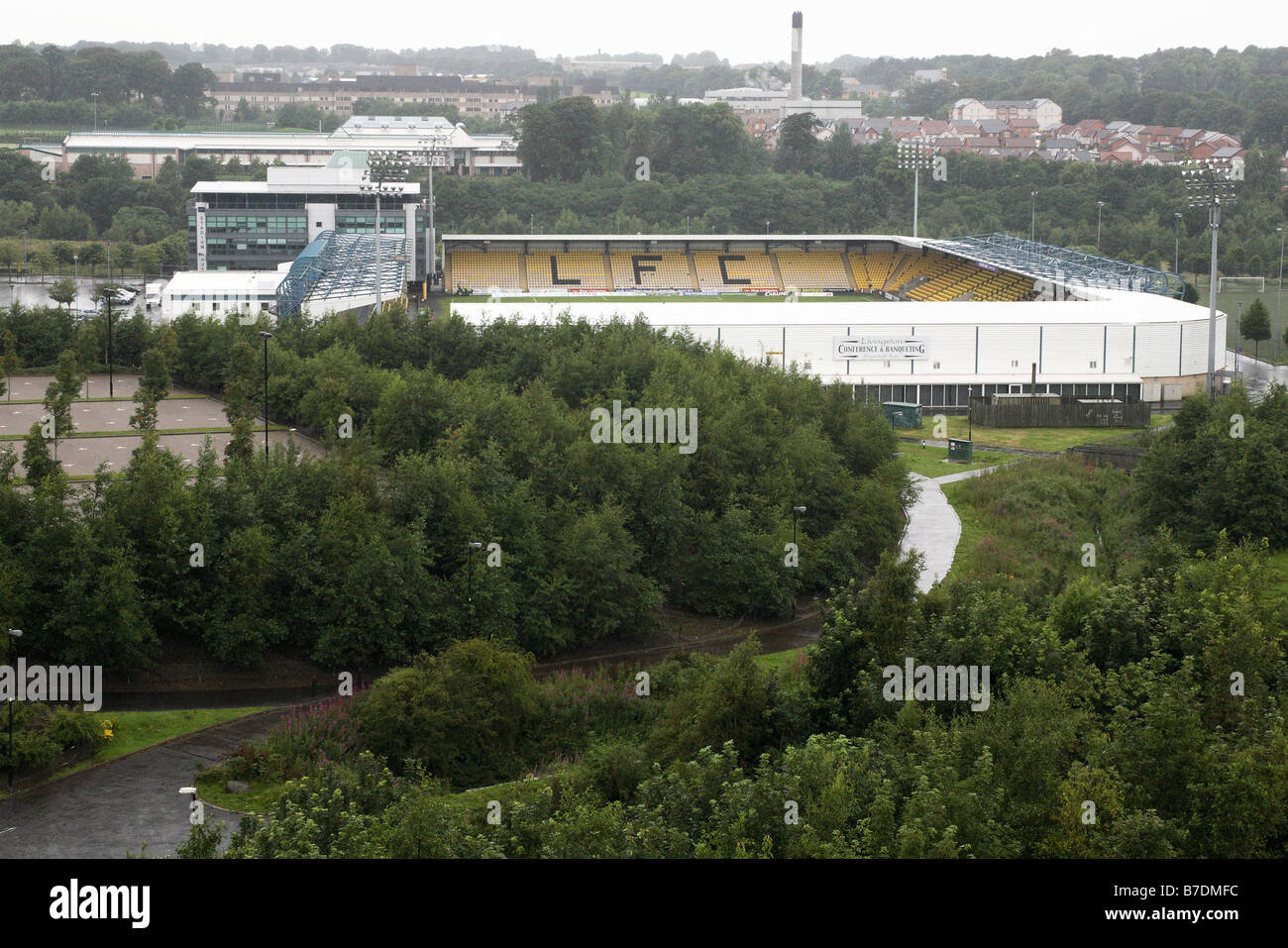 Almondvale and livingston and shopping hi-res stock photography and ...