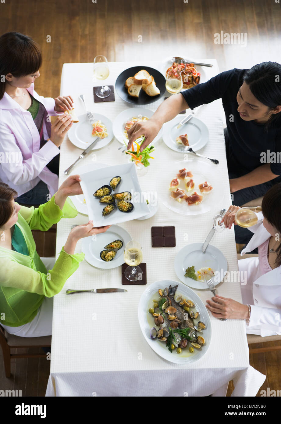 Image of party hi-res stock photography and images - Alamy