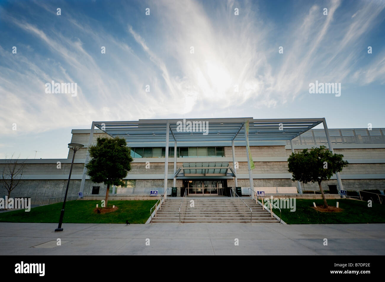 Santa Monica City College Library Stock Photo - Alamy