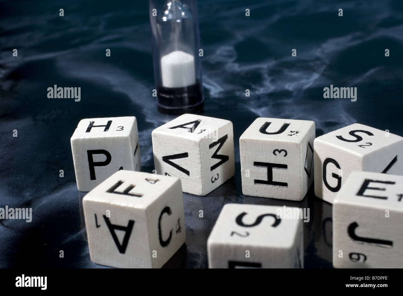 Kniffelh hi-res stock photography and images - Alamy