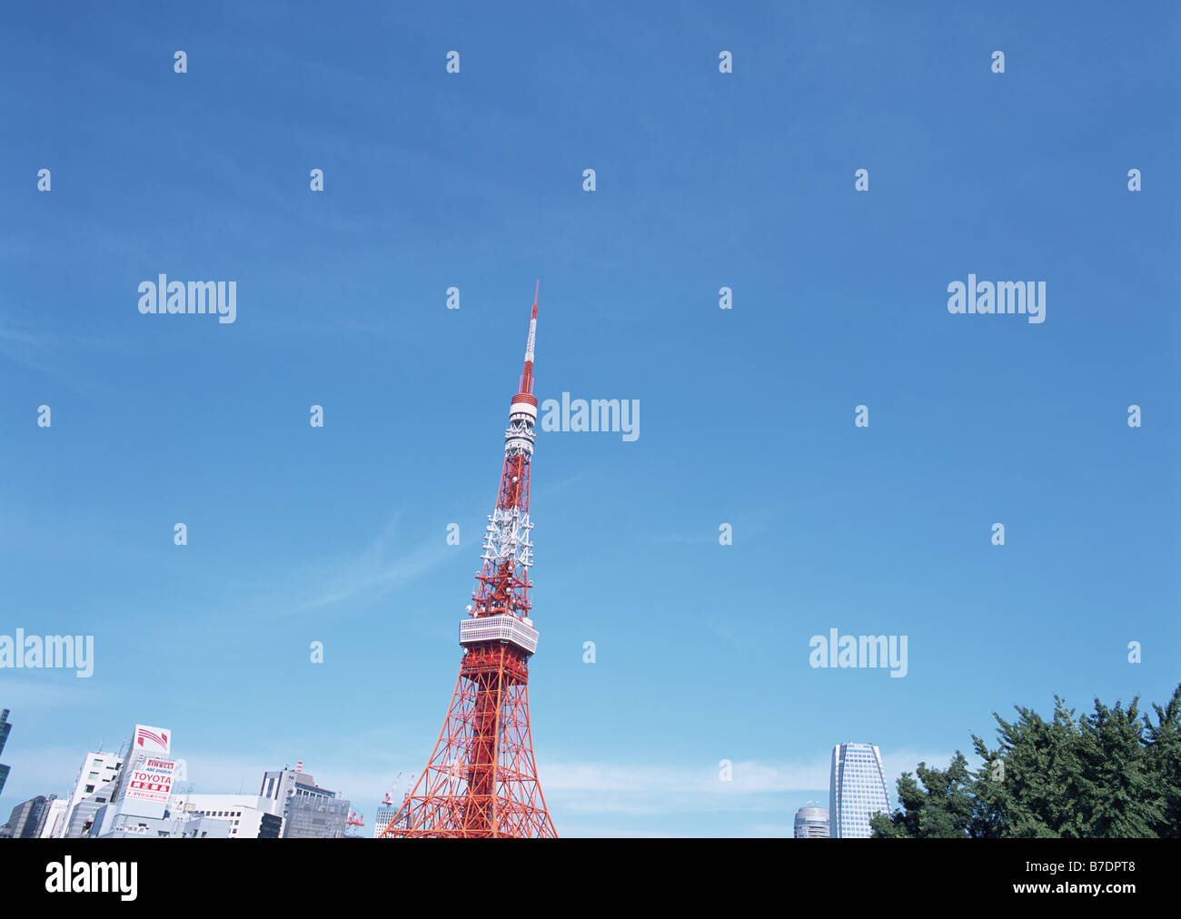 Tokyo tower and blue sky Stock Photo - Alamy