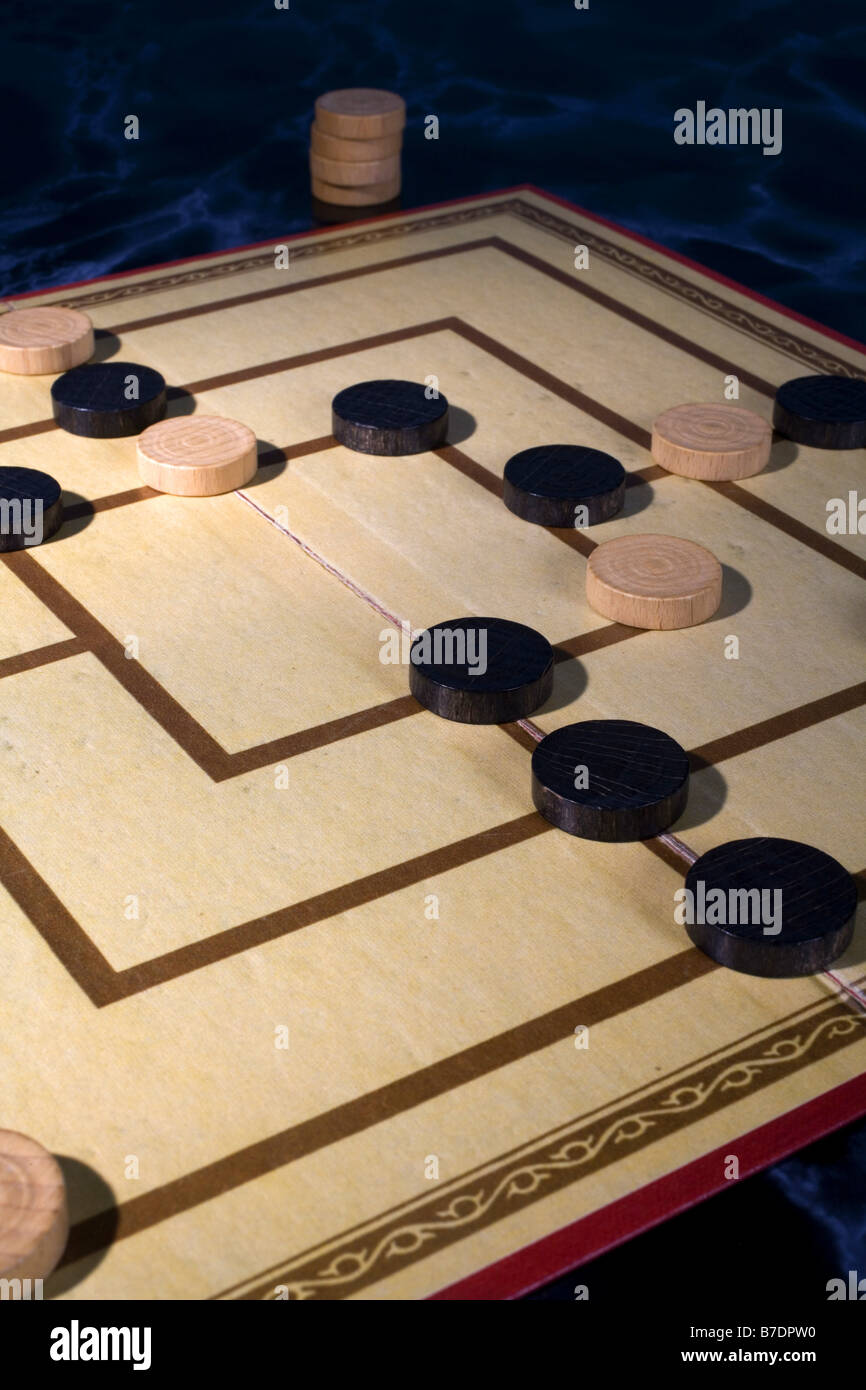 Nine mens morris hi-res stock photography and images - Alamy