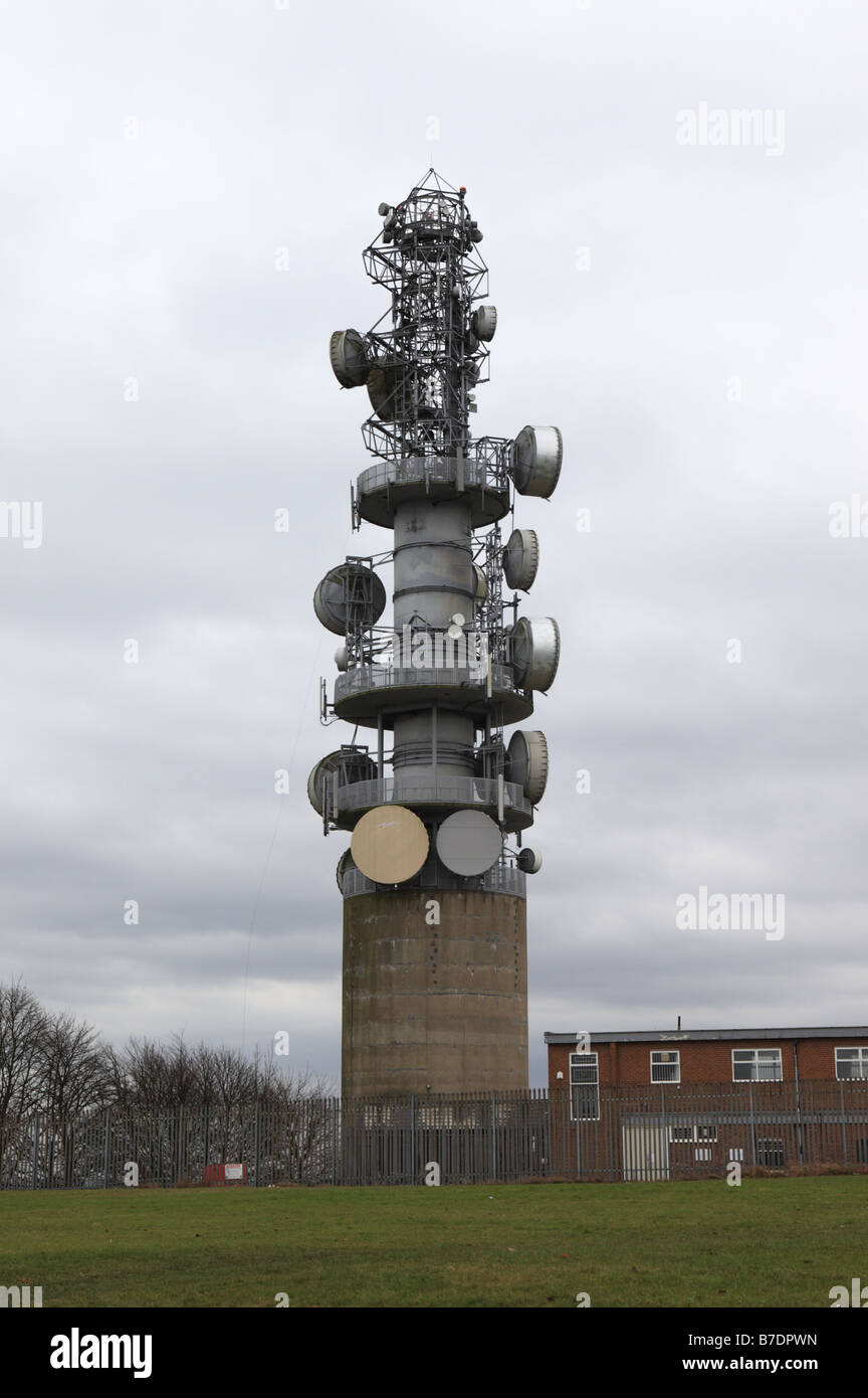 Radio transmitter mast hi-res stock photography and images - Alamy