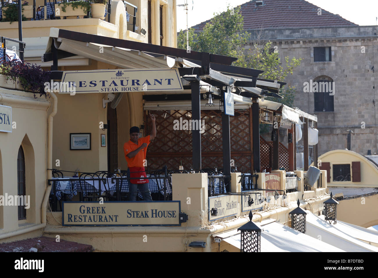 Waiter diner empty hi-res stock photography and images - Alamy