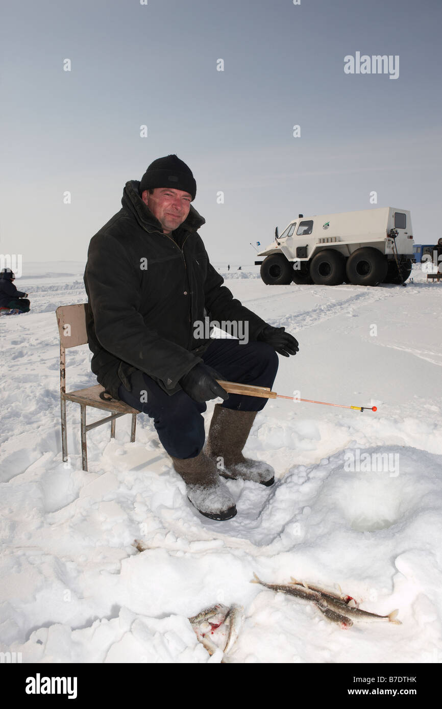 Frozen fish russia hi-res stock photography and images - Alamy