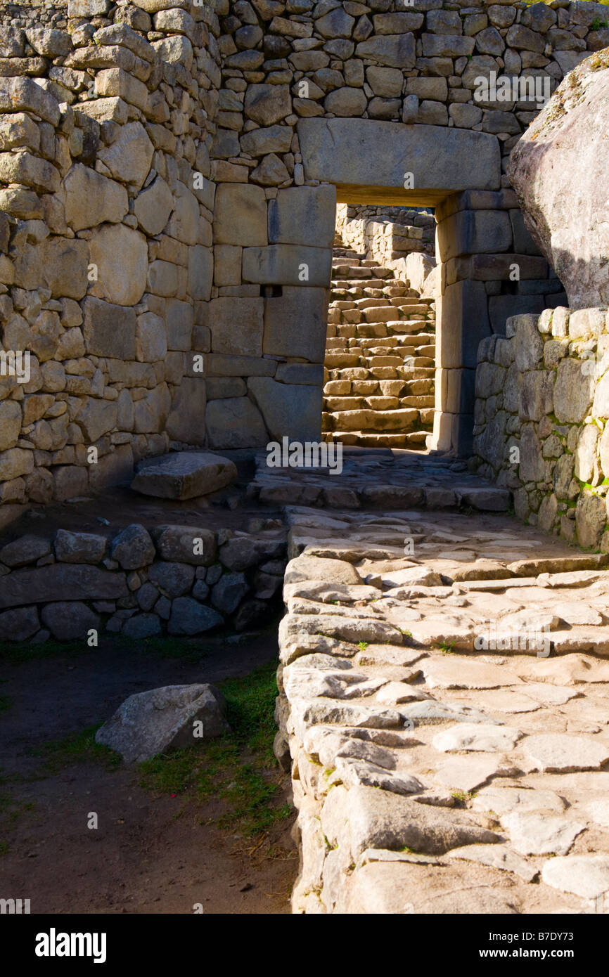 Peru inca door doorway stone ruins hi-res stock photography and images ...