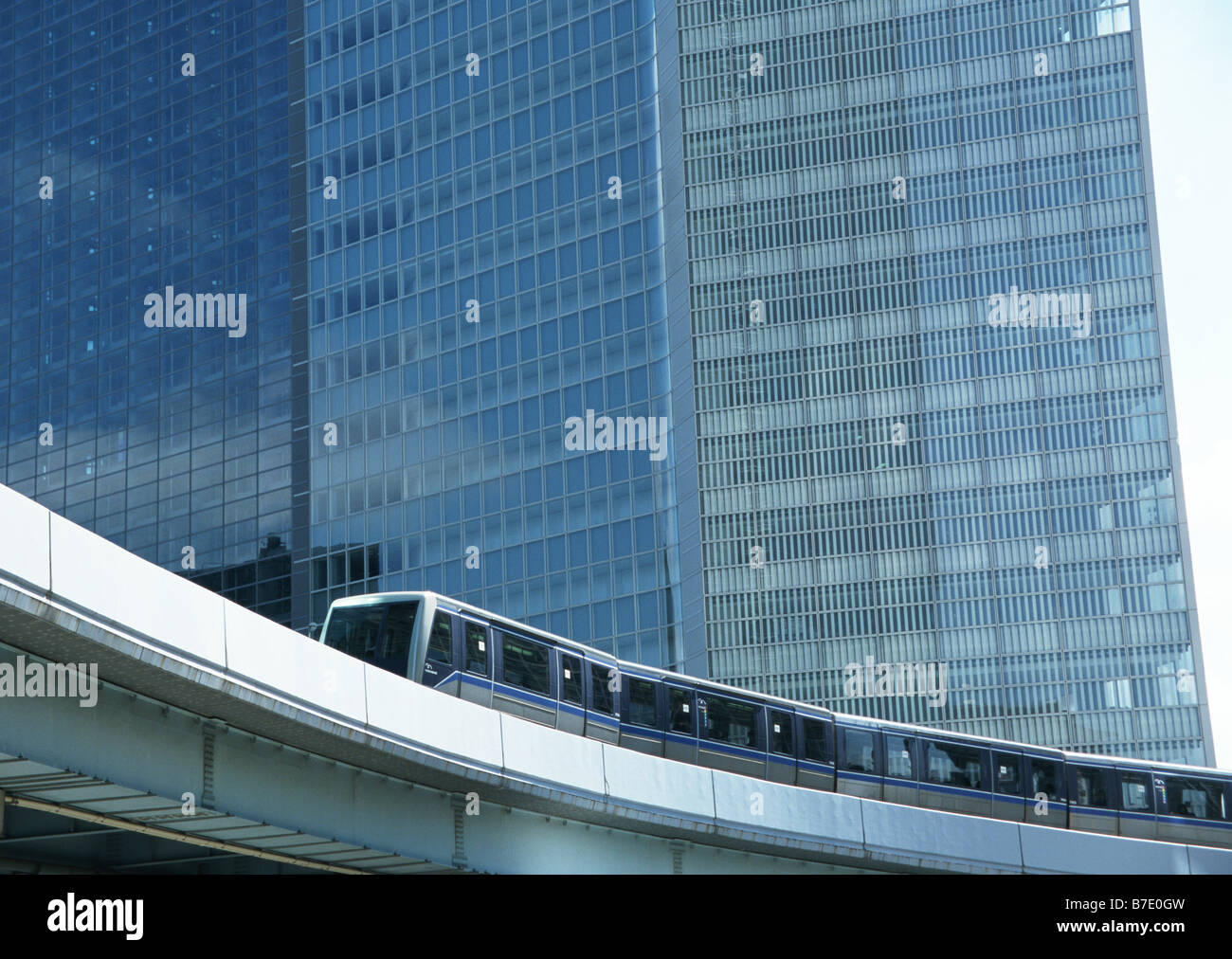 Yurikamome elevated monorail hi-res stock photography and images - Alamy