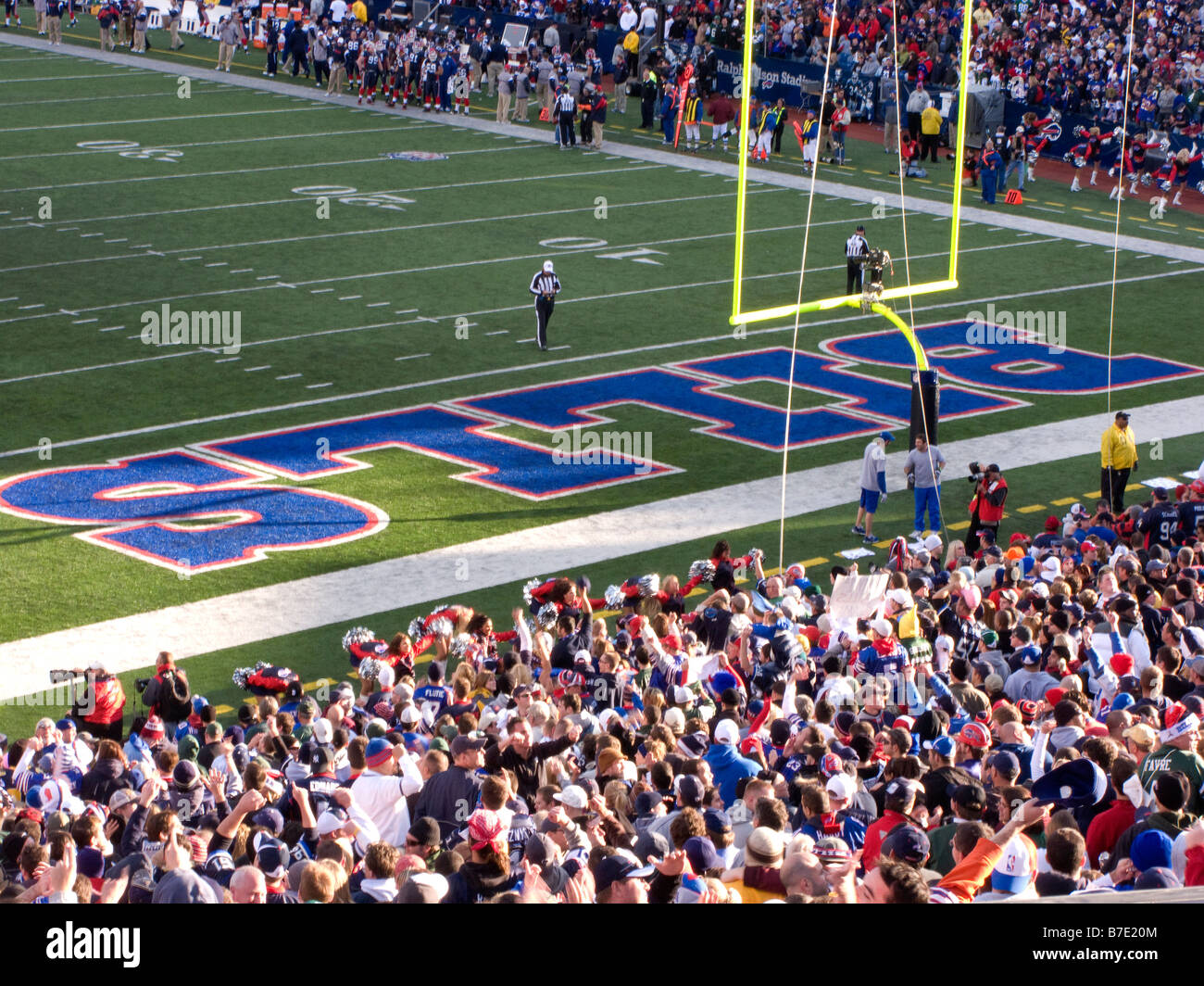 Bills stadium hi-res stock photography and images - Alamy