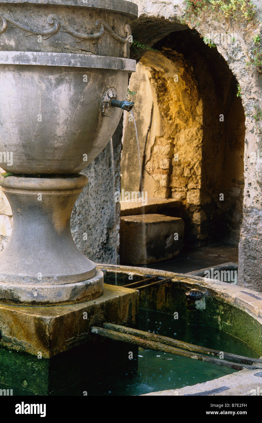 Old village fountain hi-res stock photography and images - Alamy