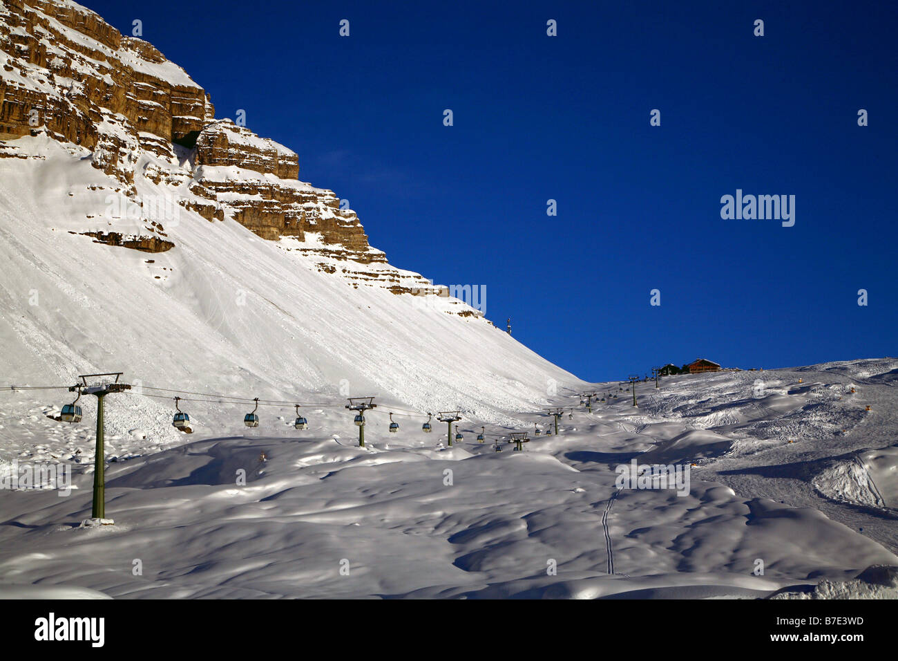 Giorgio Graffer hut and Pietra Grande peak, Dolomiti di Brenta chain ...