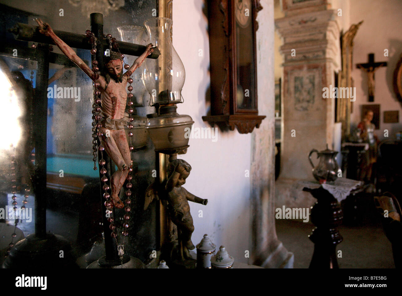 House of the crocodile hi-res stock photography and images - Alamy