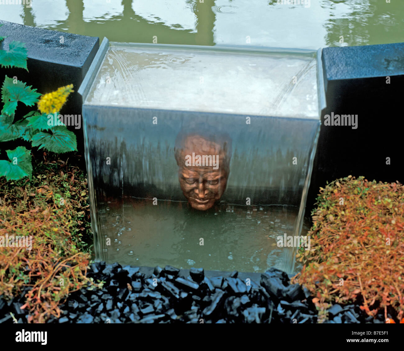 Copper mask hi-res stock photography and images - Alamy