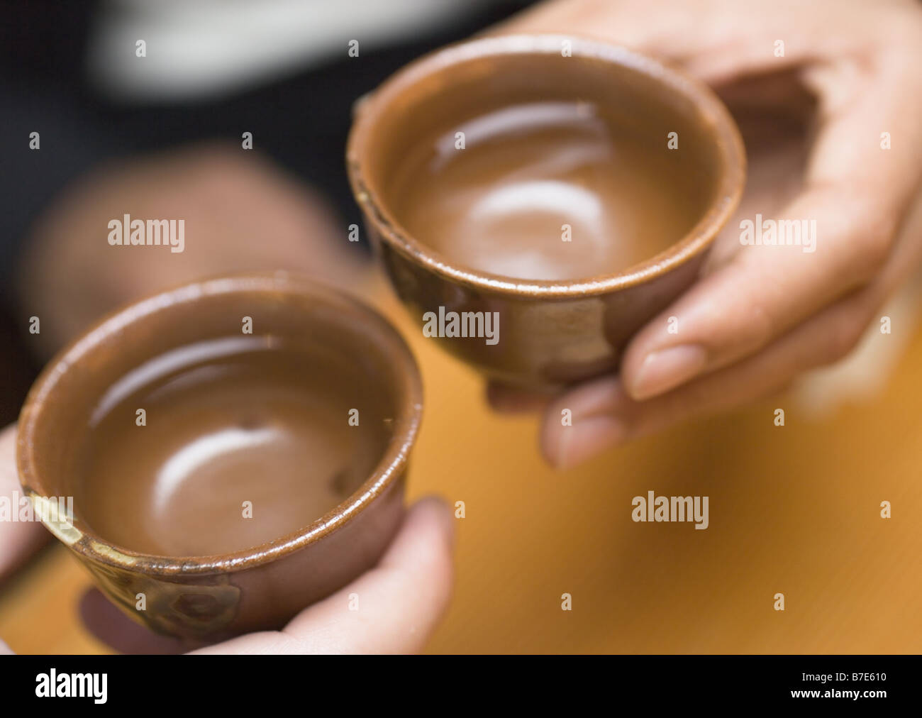 Hand sake hi-res stock photography and images - Alamy