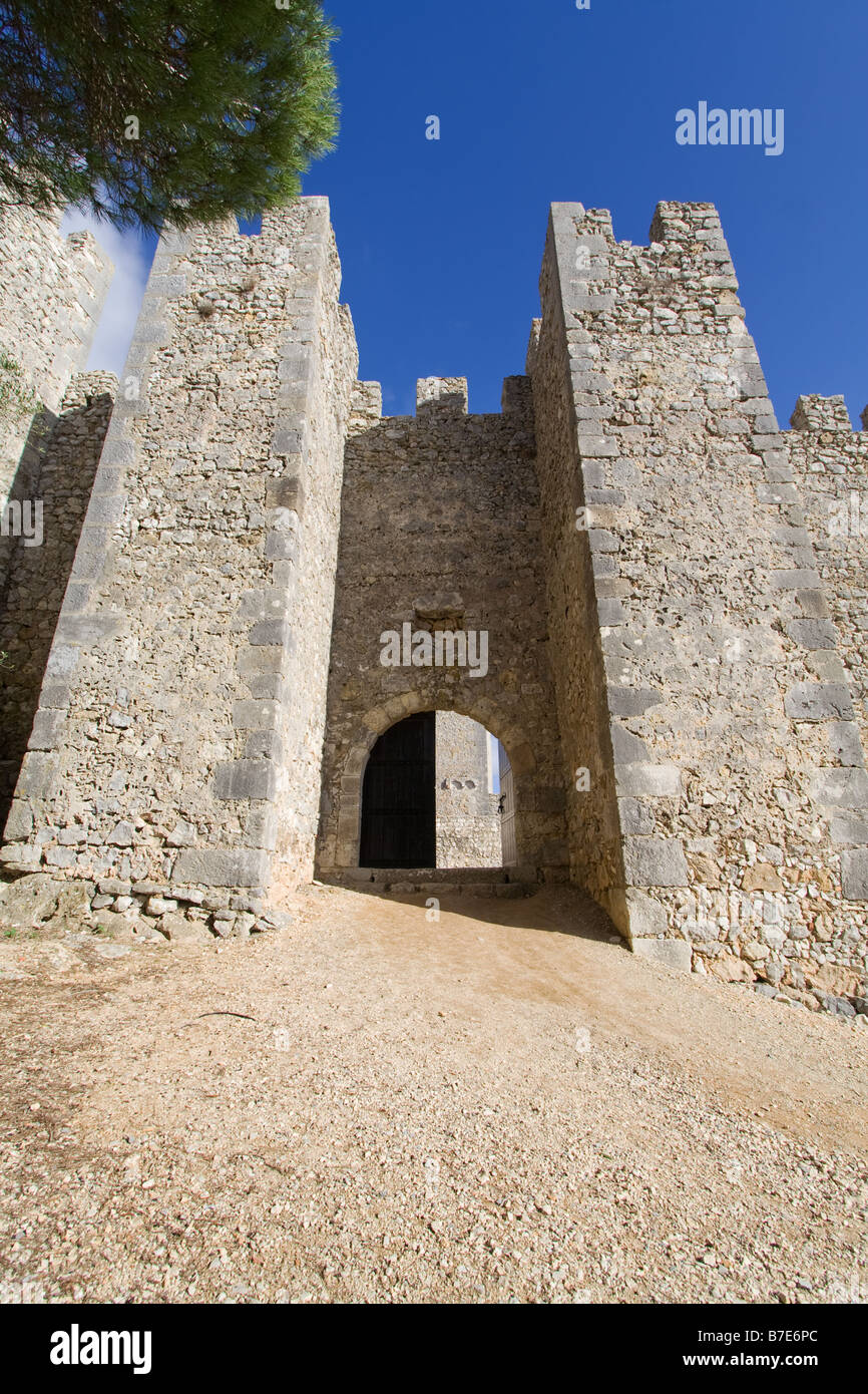 Stone entry gate medieval hi-res stock photography and images - Alamy