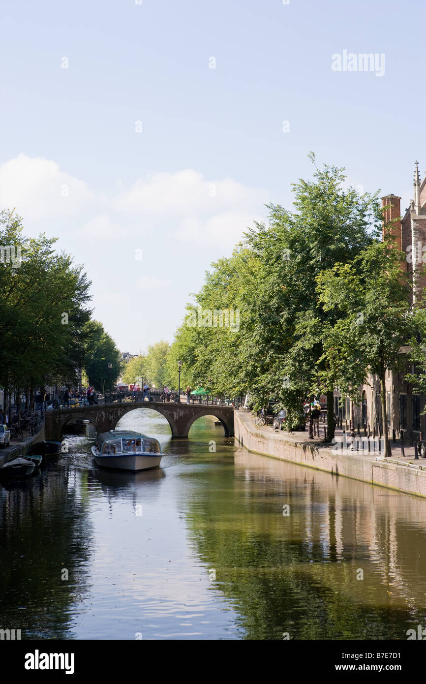 Reflective canal hi-res stock photography and images - Alamy