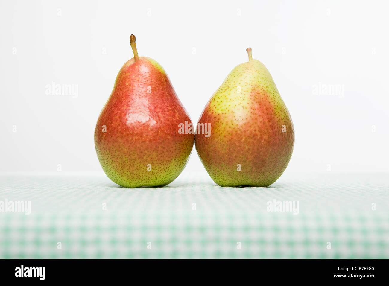 Two pears two pears hi-res stock photography and images - Alamy