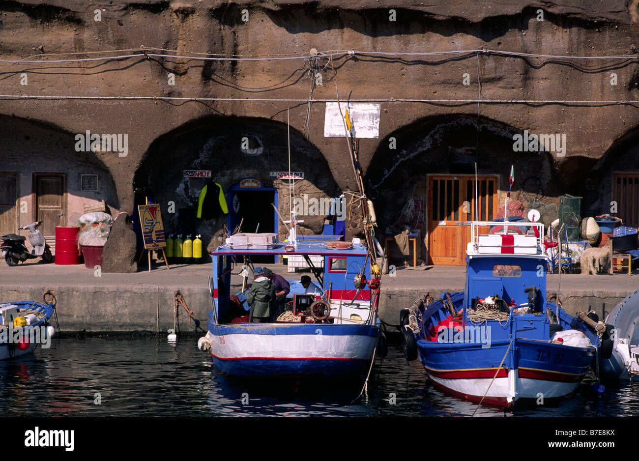 Roman ports hi-res stock photography and images - Alamy