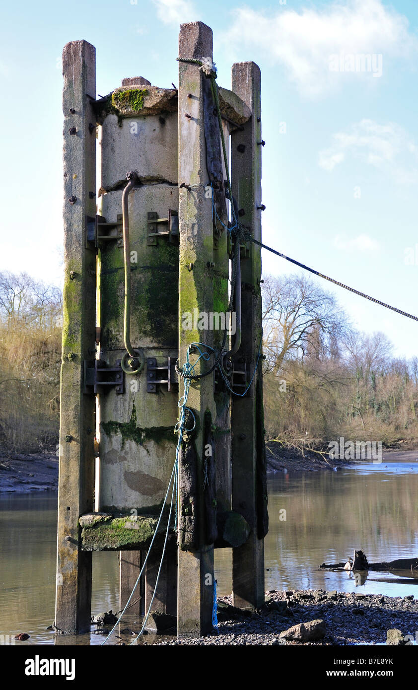 Mooring works hi-res stock photography and images - Alamy