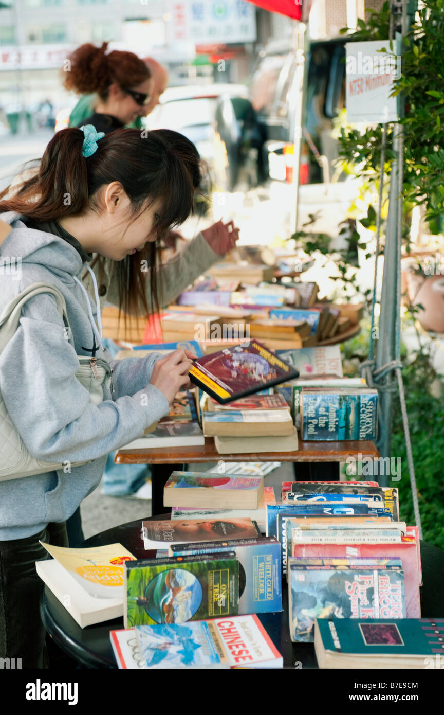 Woman shopping bookstore bookshop hi-res stock photography and images ...