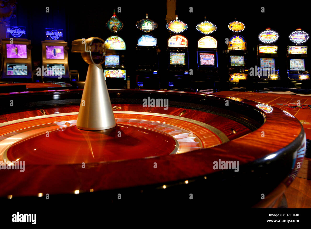 One arm bandit machines hi-res stock photography and images - Alamy