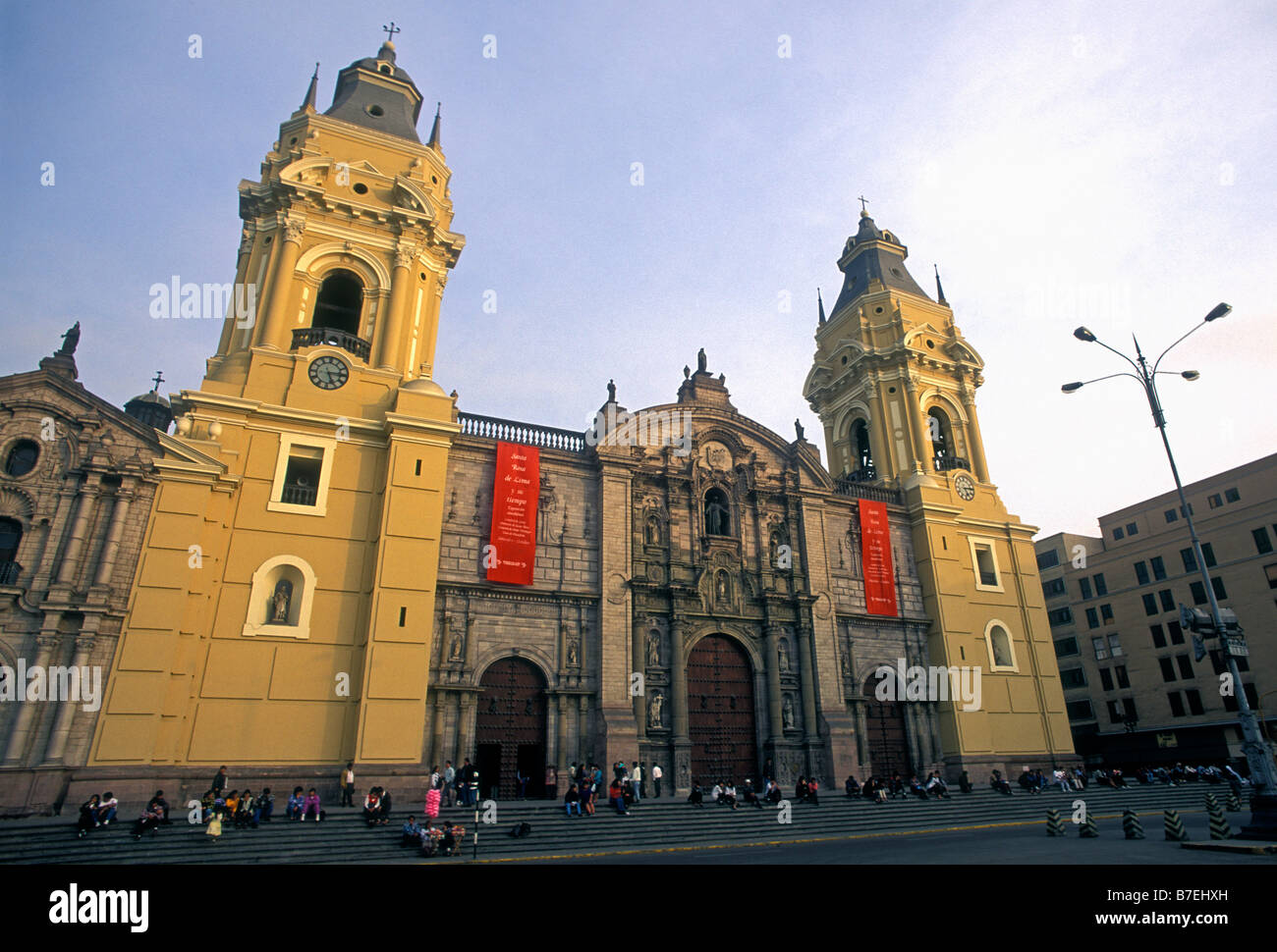 La basilica catedral de lima hi-res stock photography and images - Alamy