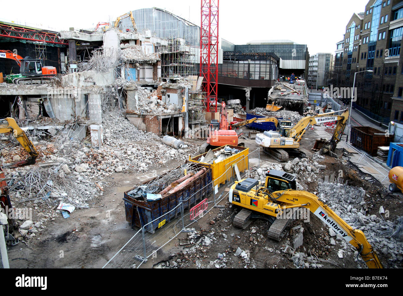 The shard foundations hi-res stock photography and images - Alamy