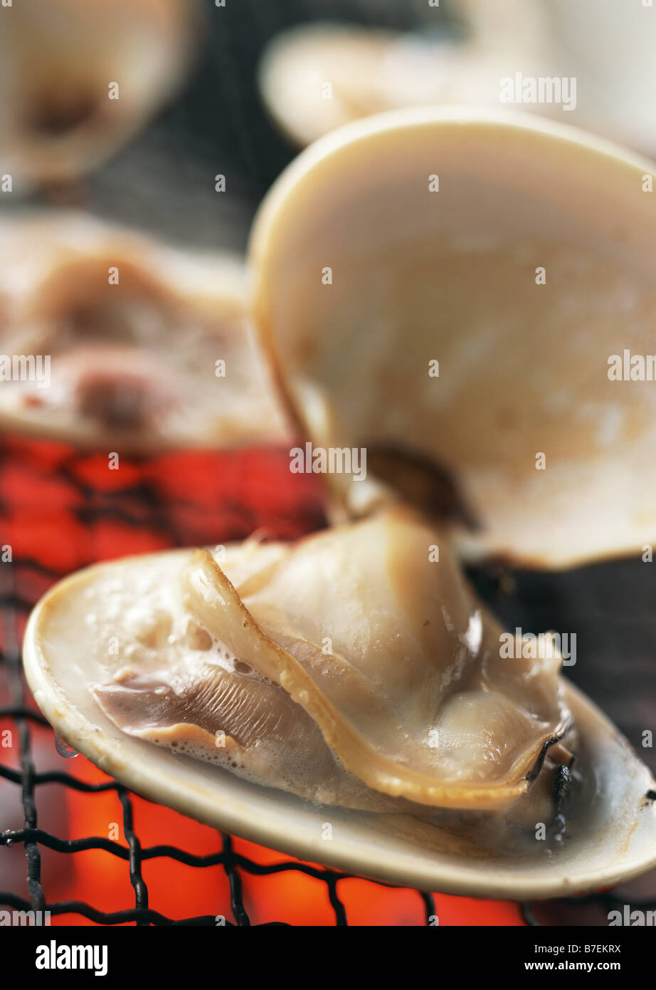 Clams grilling hi-res stock photography and images - Alamy