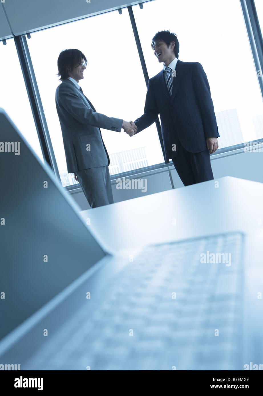 Business partner hi-res stock photography and images - Alamy