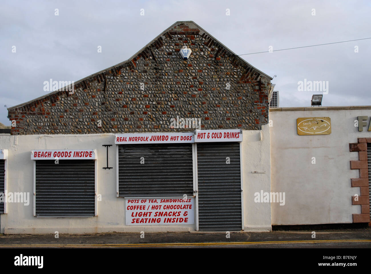 Closed snack bar hi-res stock photography and images - Alamy