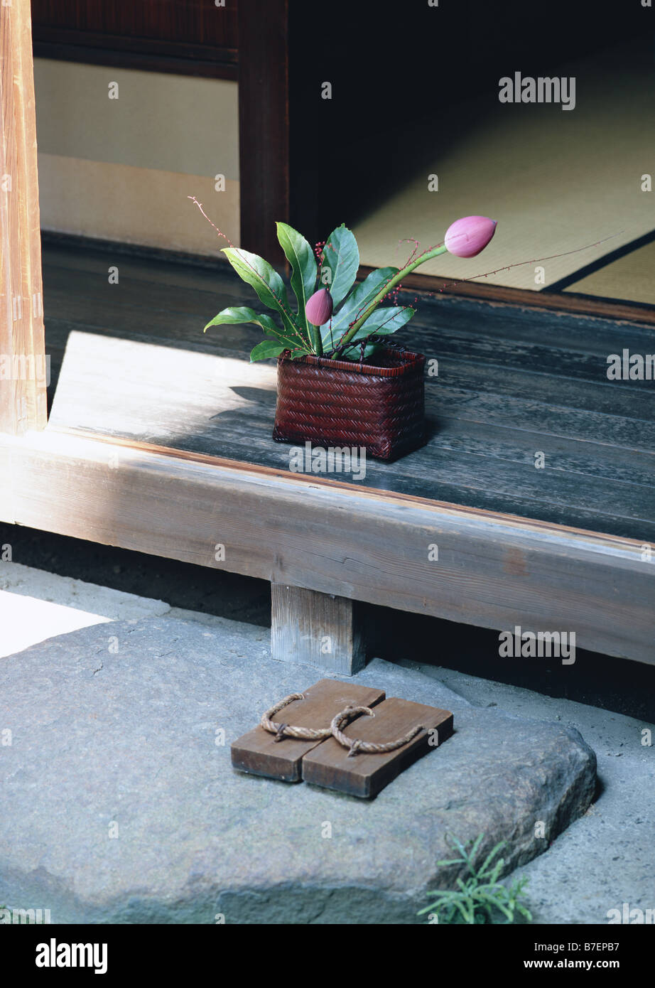 Japanese style porch hi-res stock photography and images - Alamy