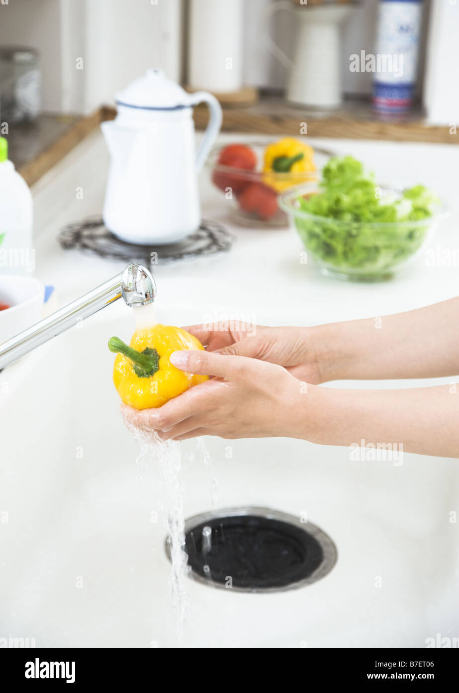 Washing bell pepper hi-res stock photography and images - Alamy