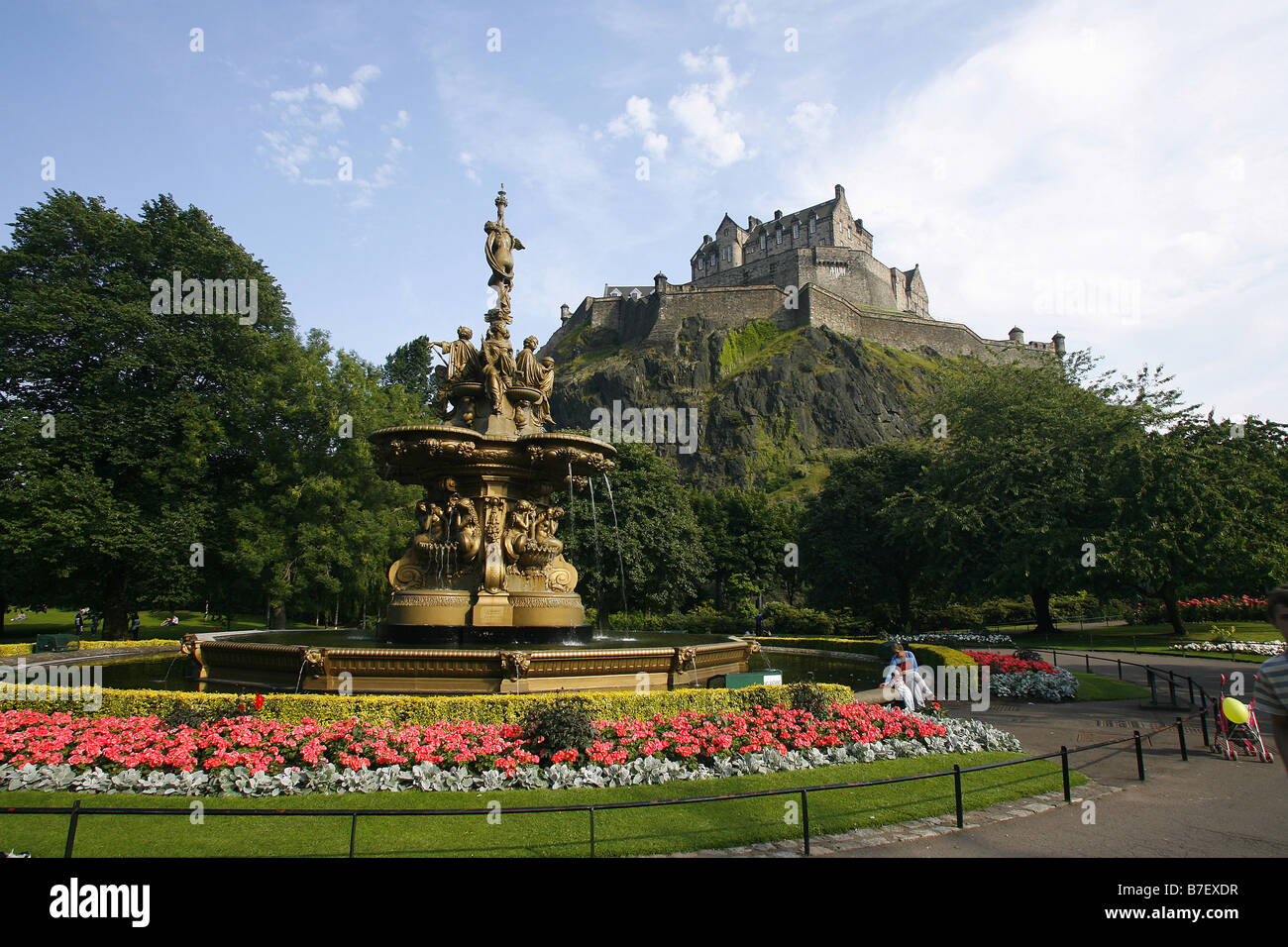 EDINBURGH CASTLE ROSS FOUNTAIN EDINBURGH CASTLE SCOTLAND EDINBURGH ...