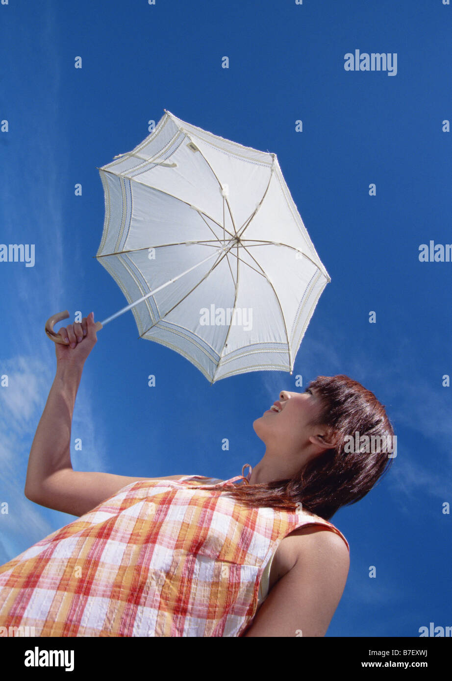 Japanese woman with sunshade hi-res stock photography and images - Alamy