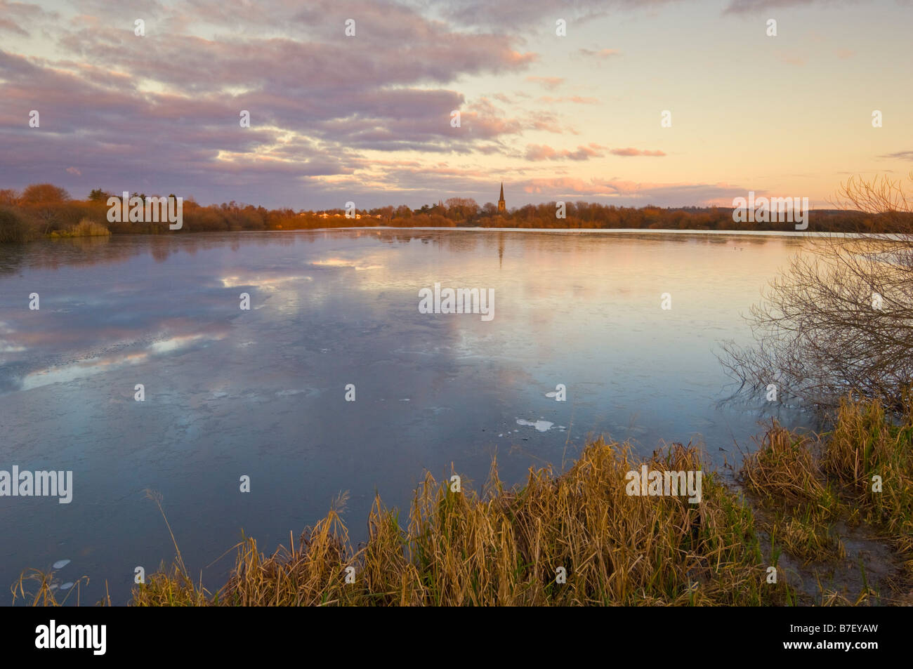 frozen gravel pits at Attenborough nature reserve Attenborough ...
