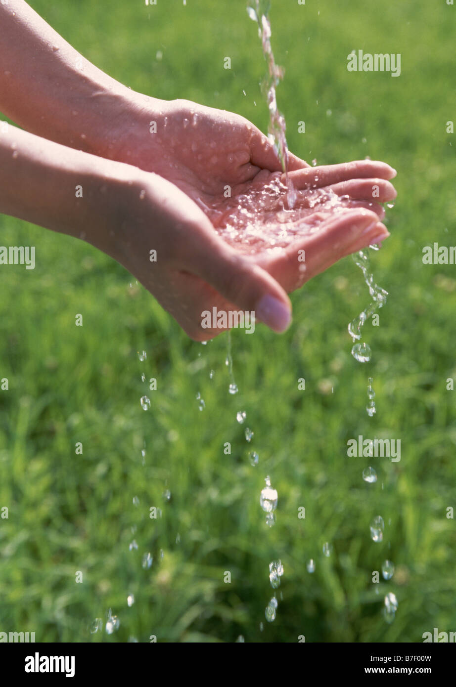 Liquid catching hi-res stock photography and images - Alamy